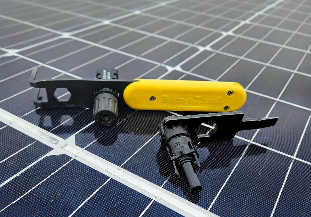 Solar Serpent - Universal Solar Panel Disconnector - Rack-A-Tiers